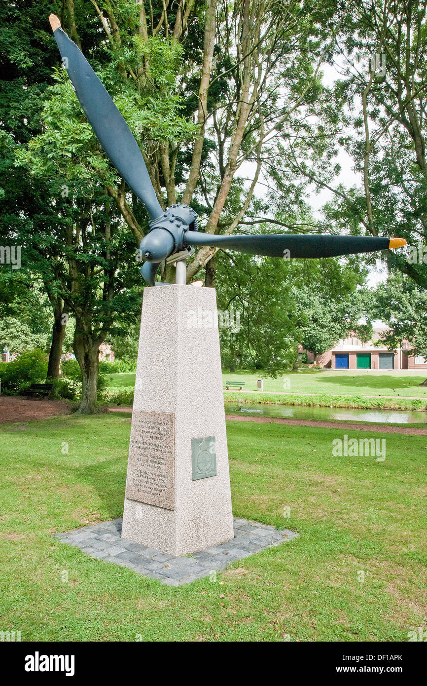 Mosquito squadron hi-res stock photography and images - Alamy
