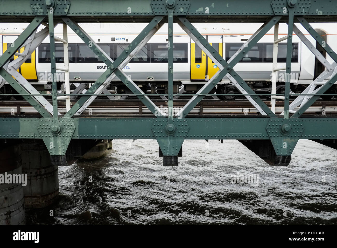 A train crossing Charing Cross Bridge Stock Photo - Alamy