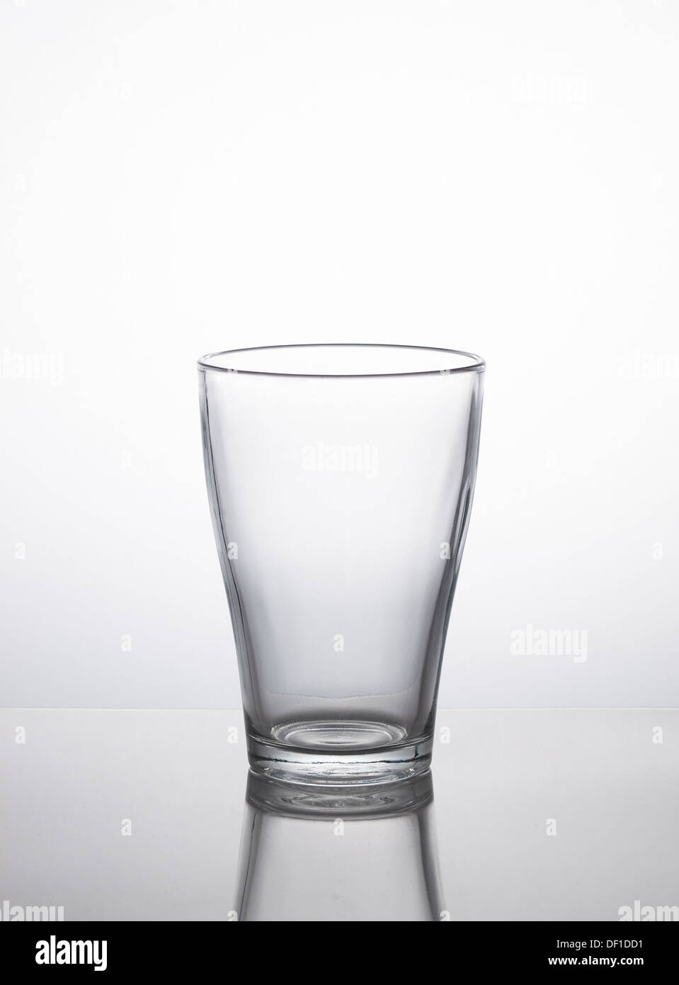 Empty glass hi-res stock photography and images - Alamy