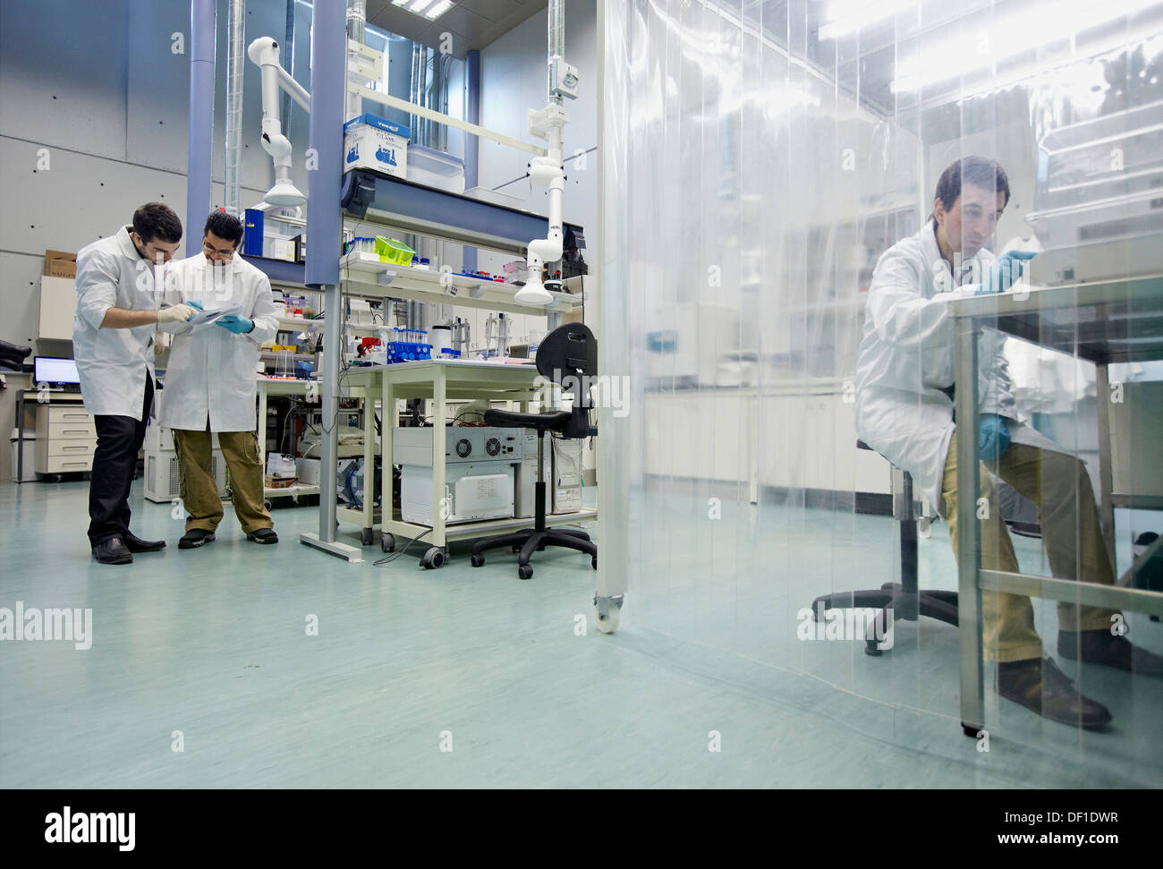 Nanoscience research center hi-res stock photography and images - Alamy