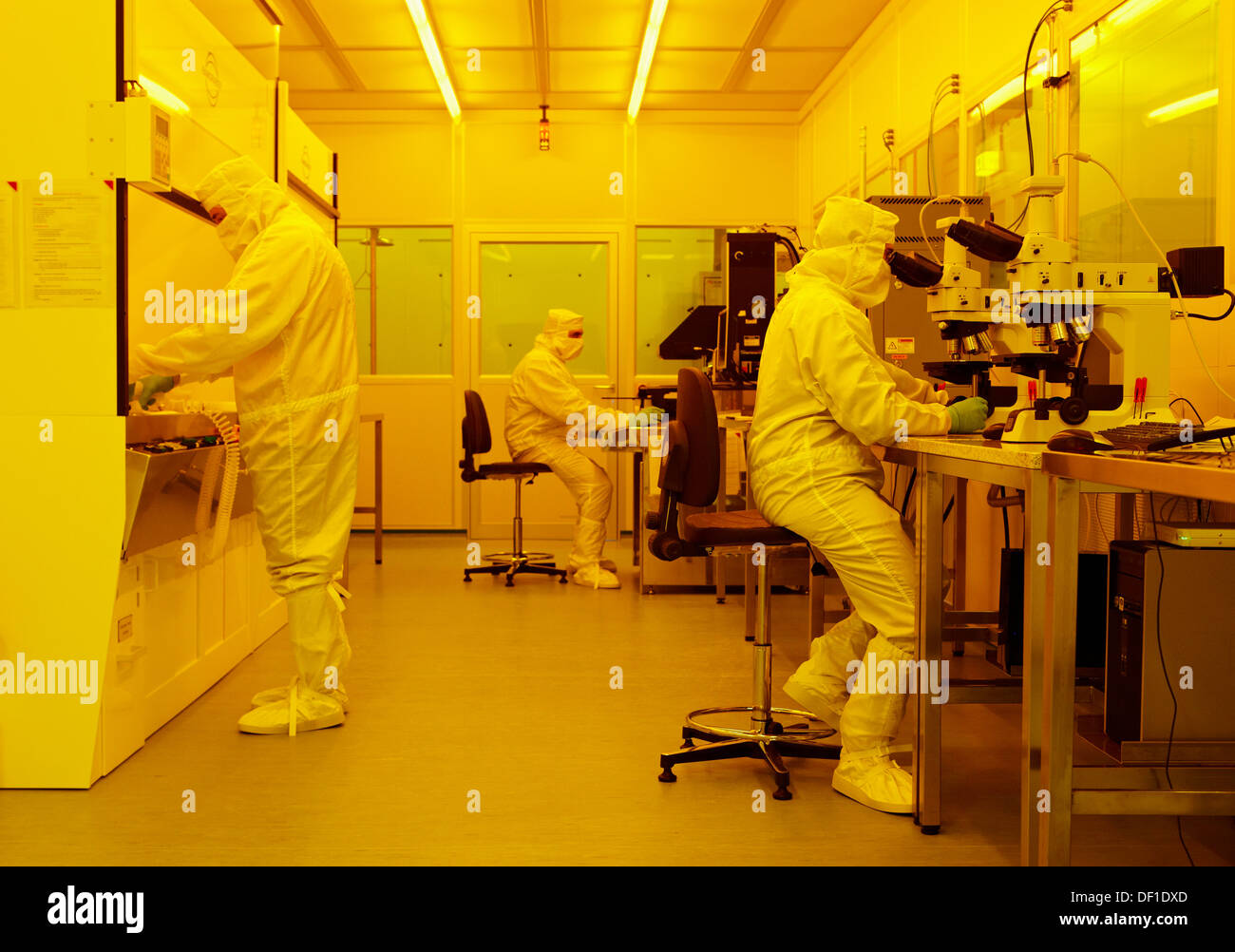 Photolithography Equipment High Resolution Stock Photography and Images ...