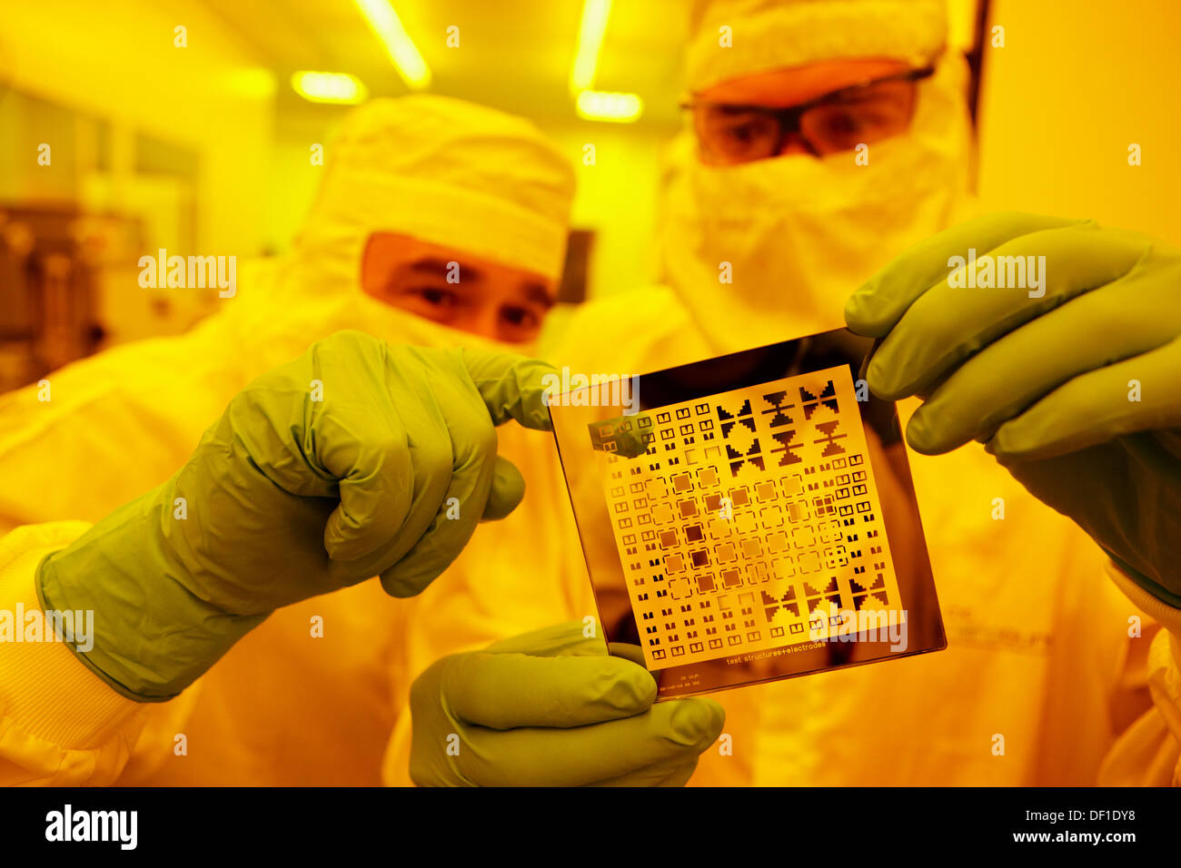 Photomask, Photolithography Room, clean room, photolithography, CIC ...