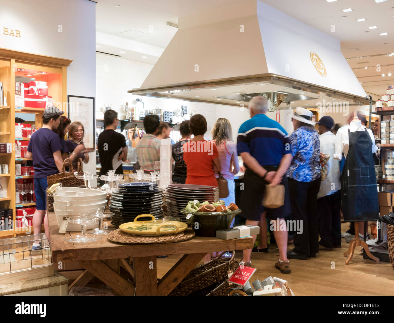 Interior cooling class demo hi-res stock photography and images - Alamy