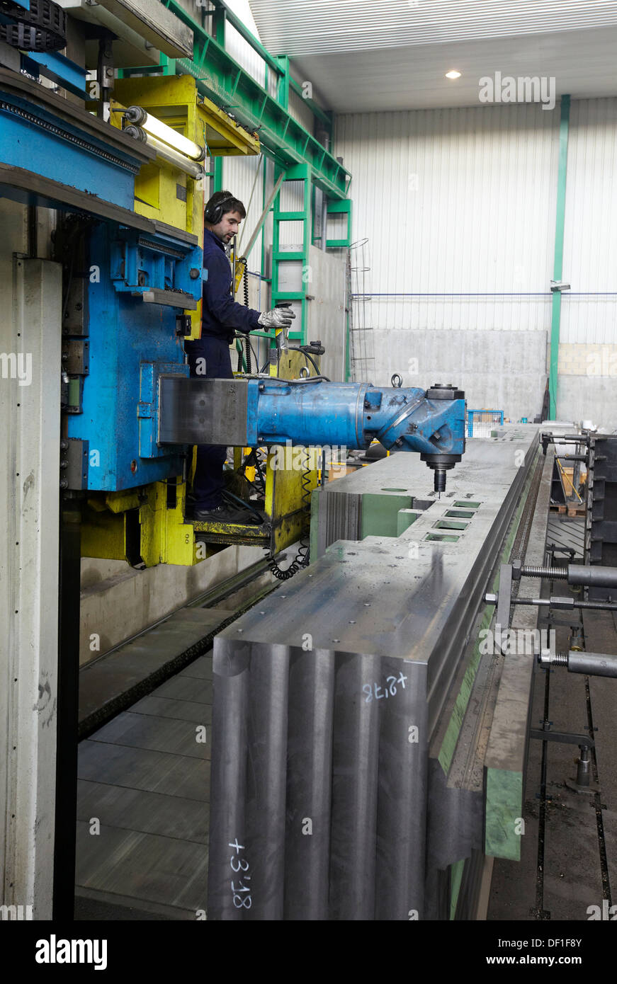 Boilermaking hi-res stock photography and images - Alamy