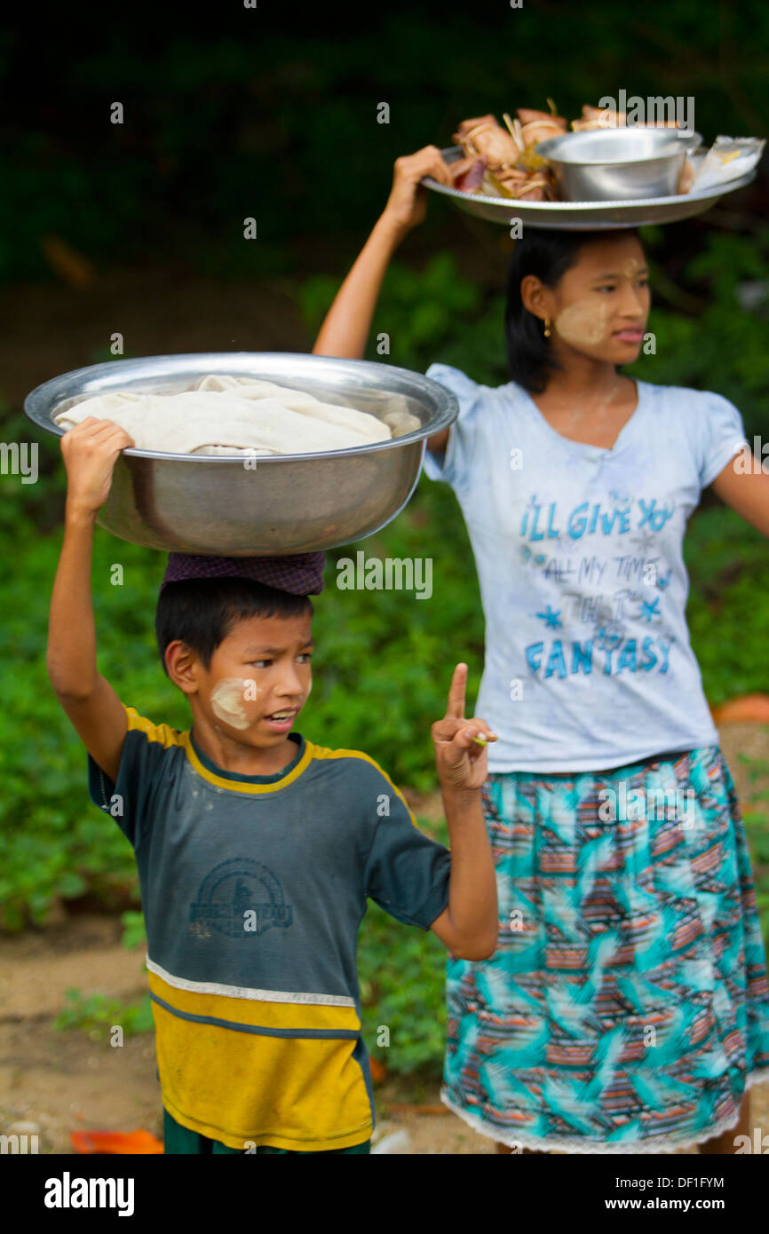 To sell goods hi-res stock photography and images - Alamy