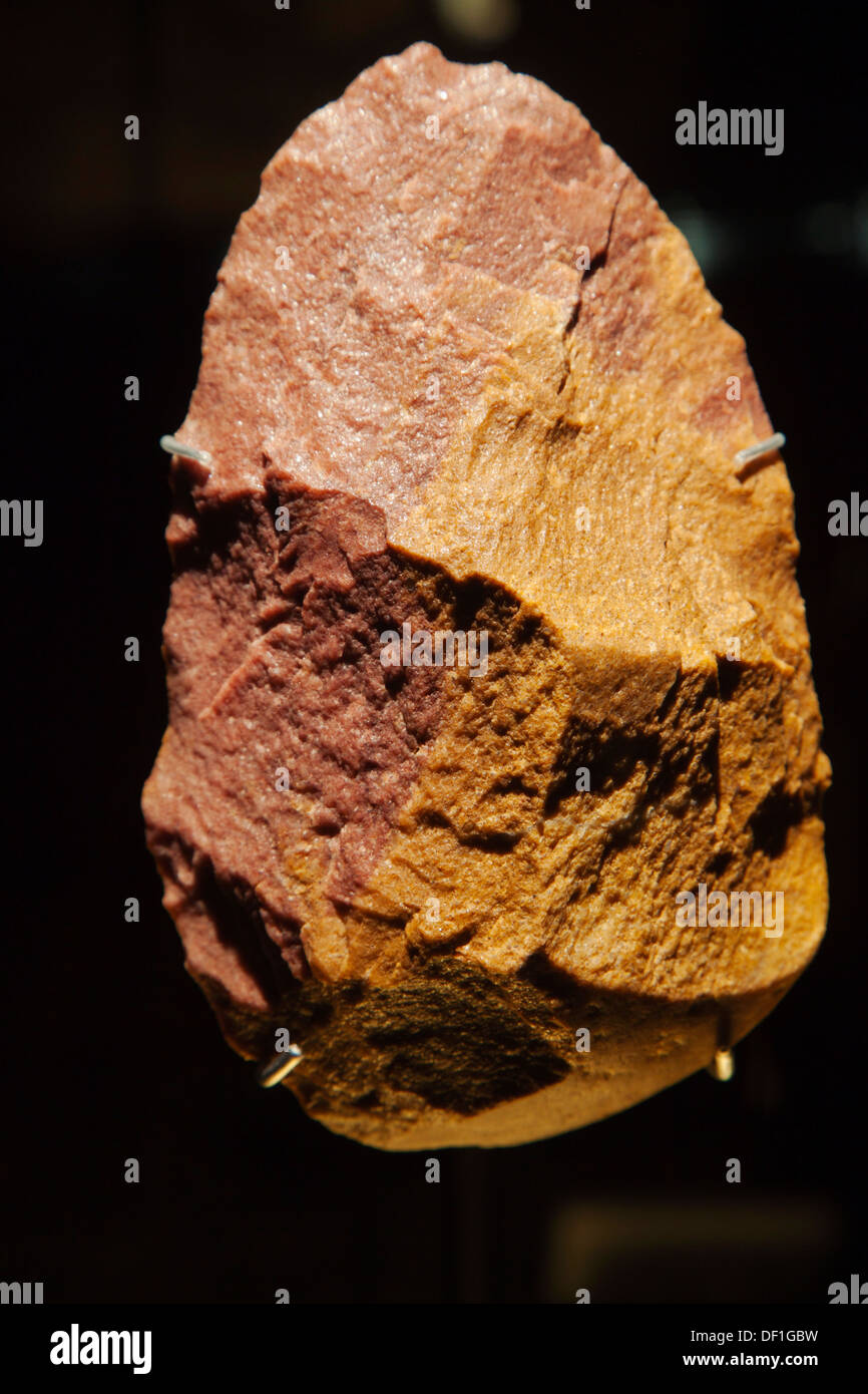 Sima de huesos hi-res stock photography and images - Alamy