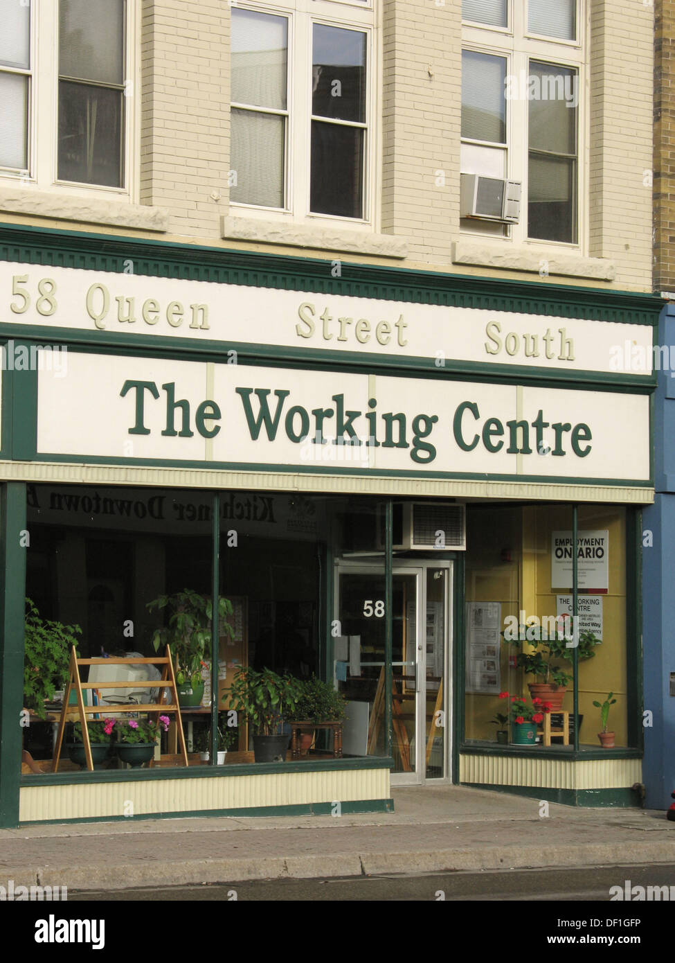 Ontario immigration hi-res stock photography and images - Alamy