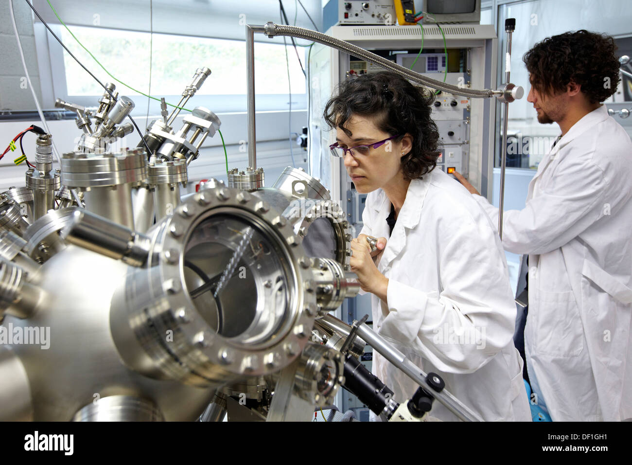 Scanning tunneling microscope hi-res stock photography and images - Alamy