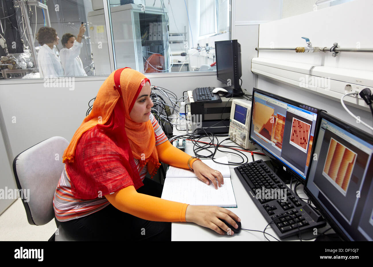 Scanning tunneling microscope hi-res stock photography and images - Alamy