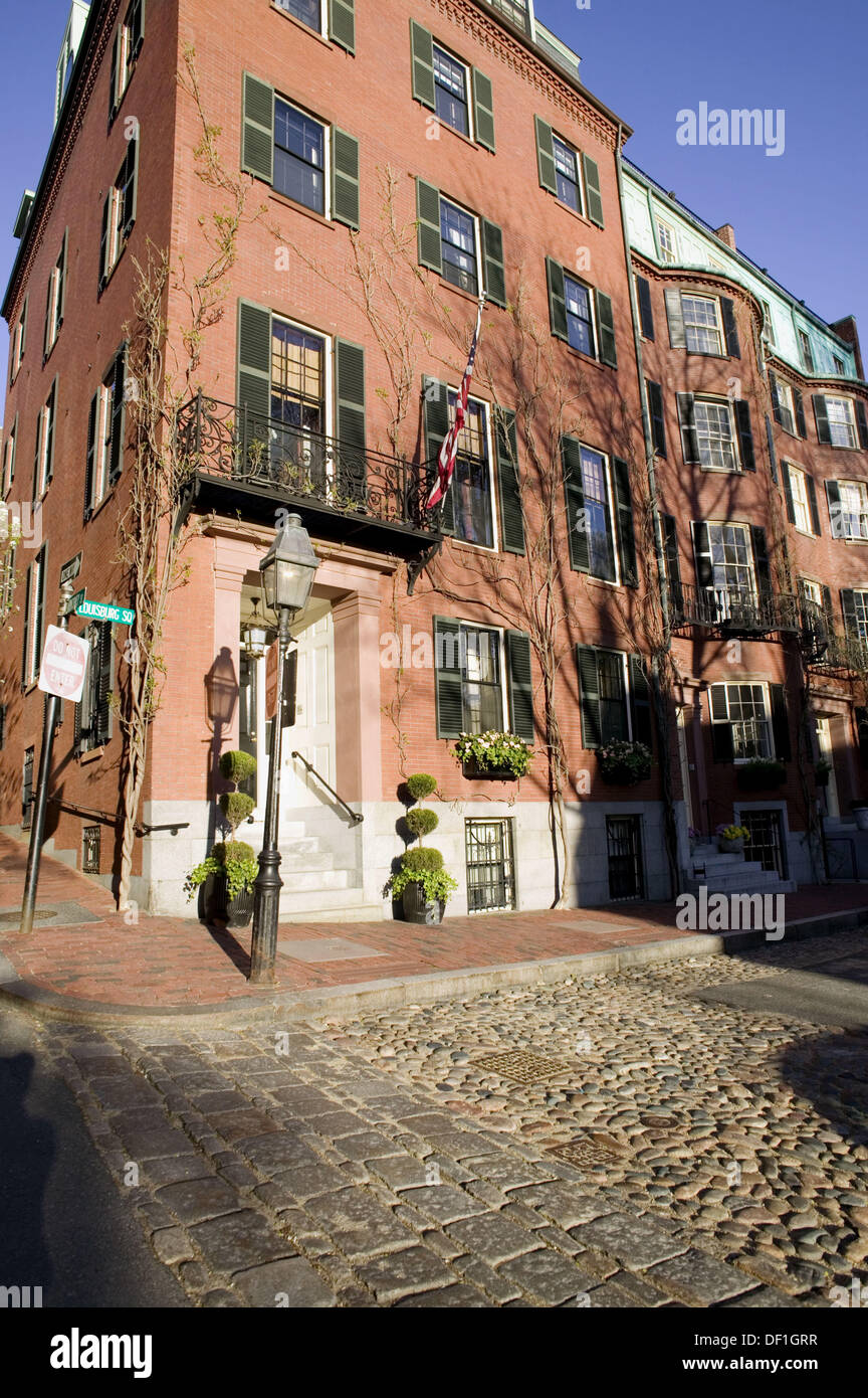 Boston beacon hill louisburg square hi-res stock photography and images ...