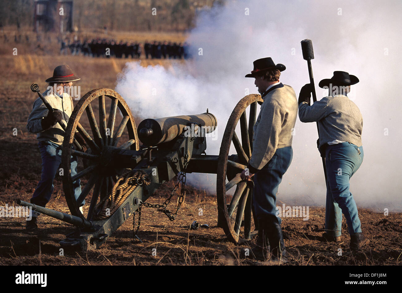 American artillery fire hi-res stock photography and images - Alamy