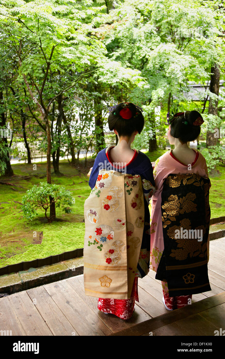 Geisha maiko kyoto hi-res stock photography and images - Alamy