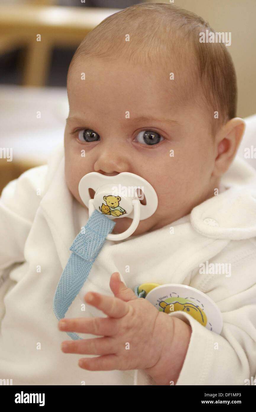 6 week old baby hi-res stock photography and images - Alamy