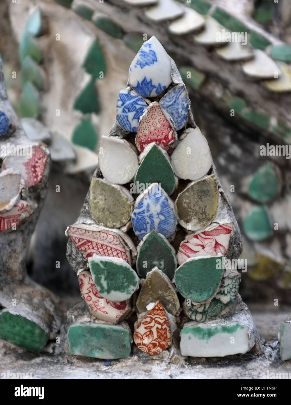 Thailand tilework mosaic pattern detail hi-res stock photography and ...