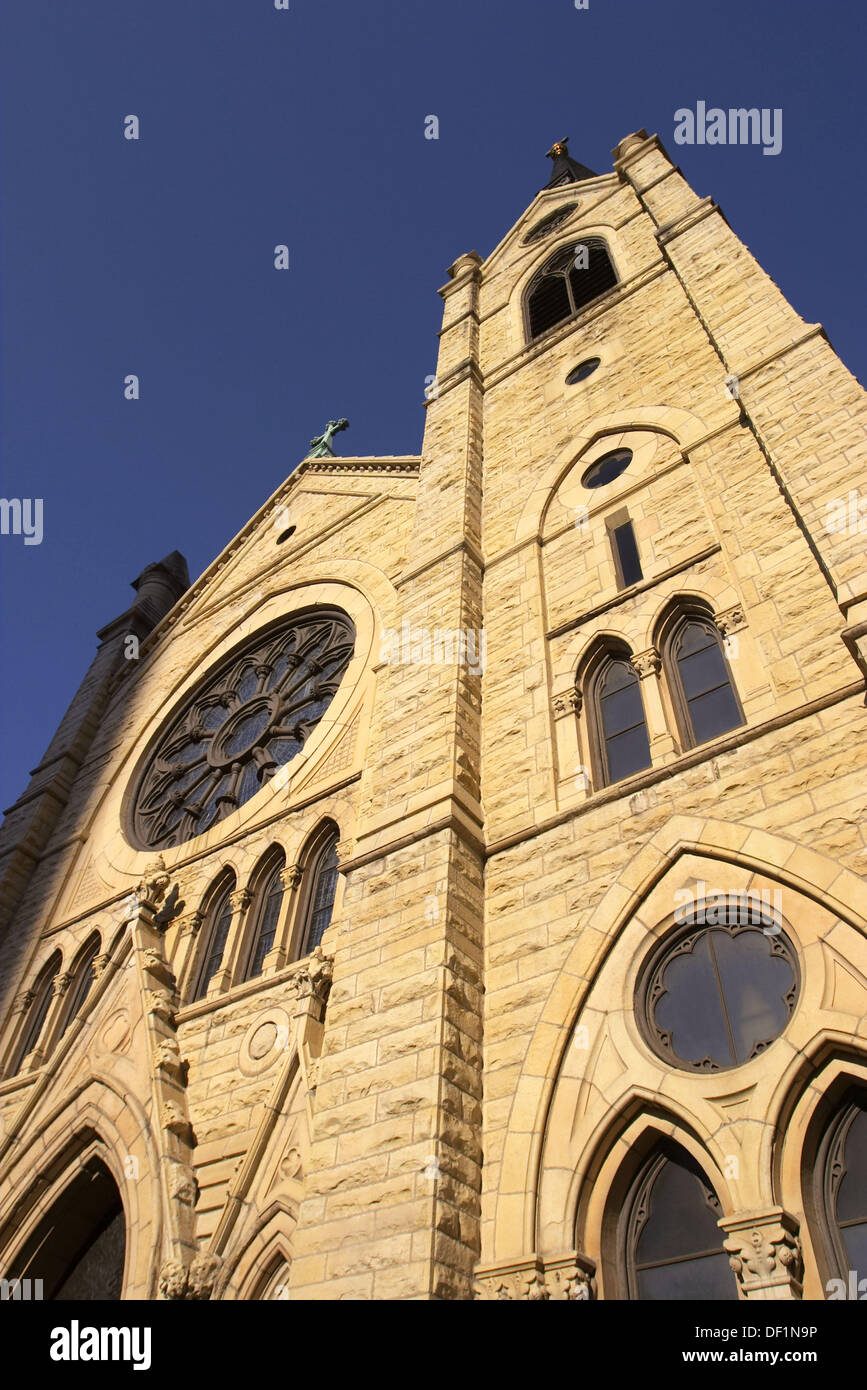 Exterior view of Holy Name Cathedral church in Chicago, Illinois Stock ...