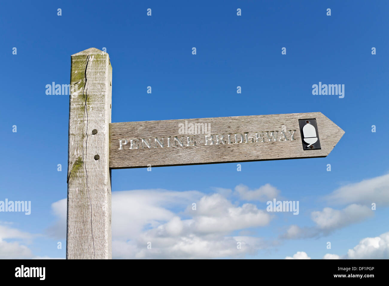Blue bridleway sign hi-res stock photography and images - Alamy