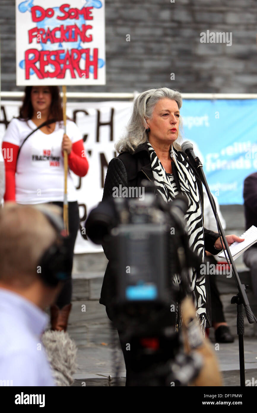 Pippa Bartolotti (Leader of the Wales green party) addresses the crowd ...