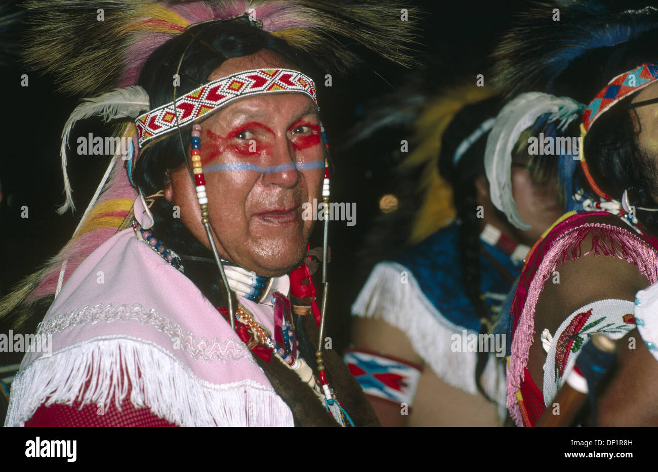 Crow nation hi-res stock photography and images - Alamy