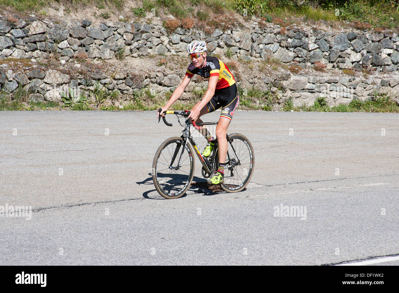 Pedal cyclist hi-res stock photography and images - Alamy