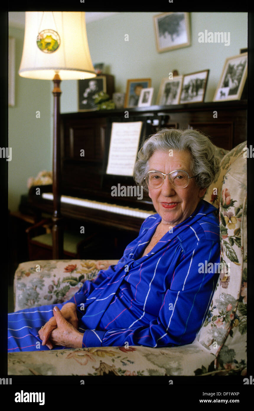 Titanic survivor hi-res stock photography and images - Alamy