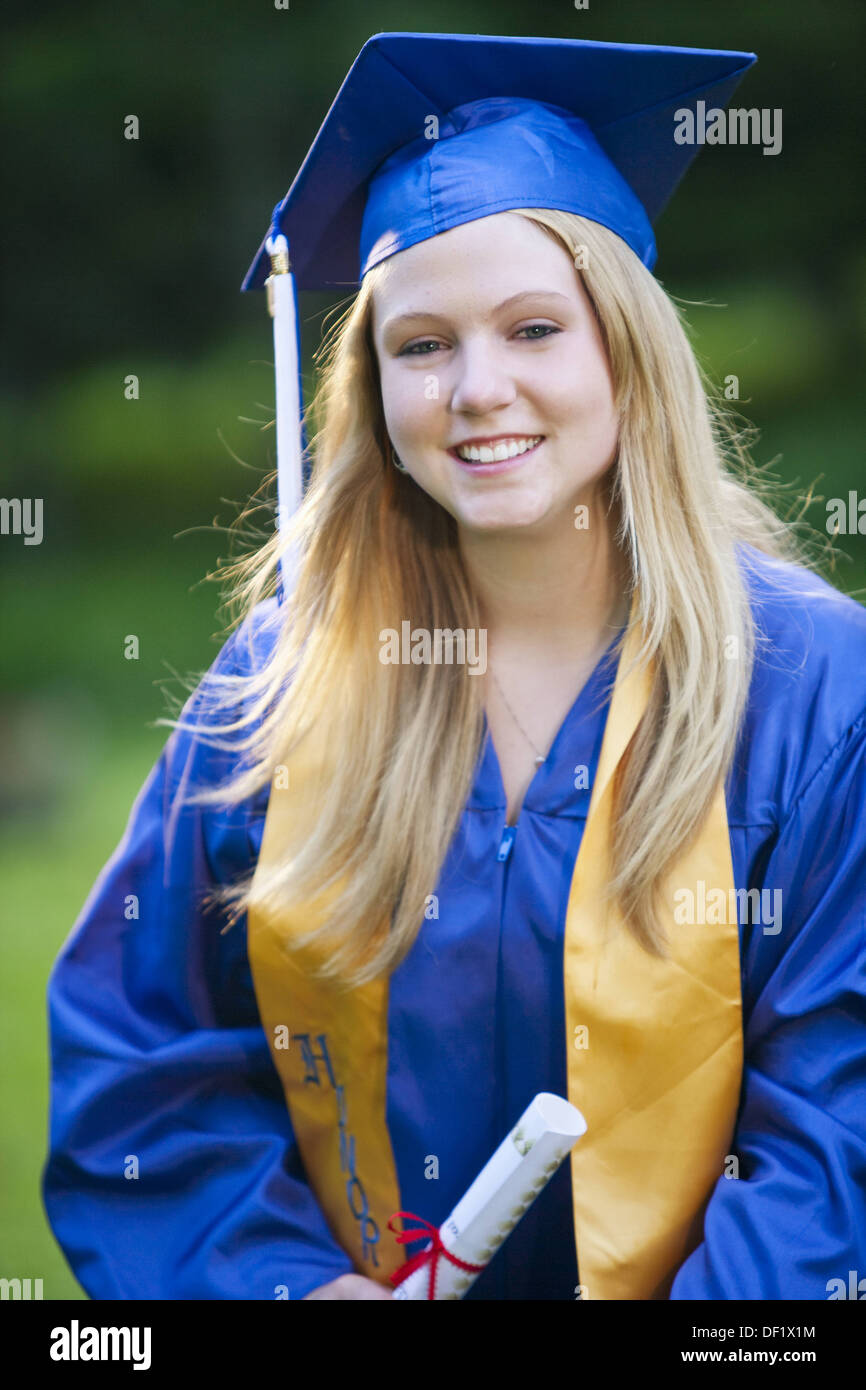 Valedictorian girl hi-res stock photography and images - Alamy