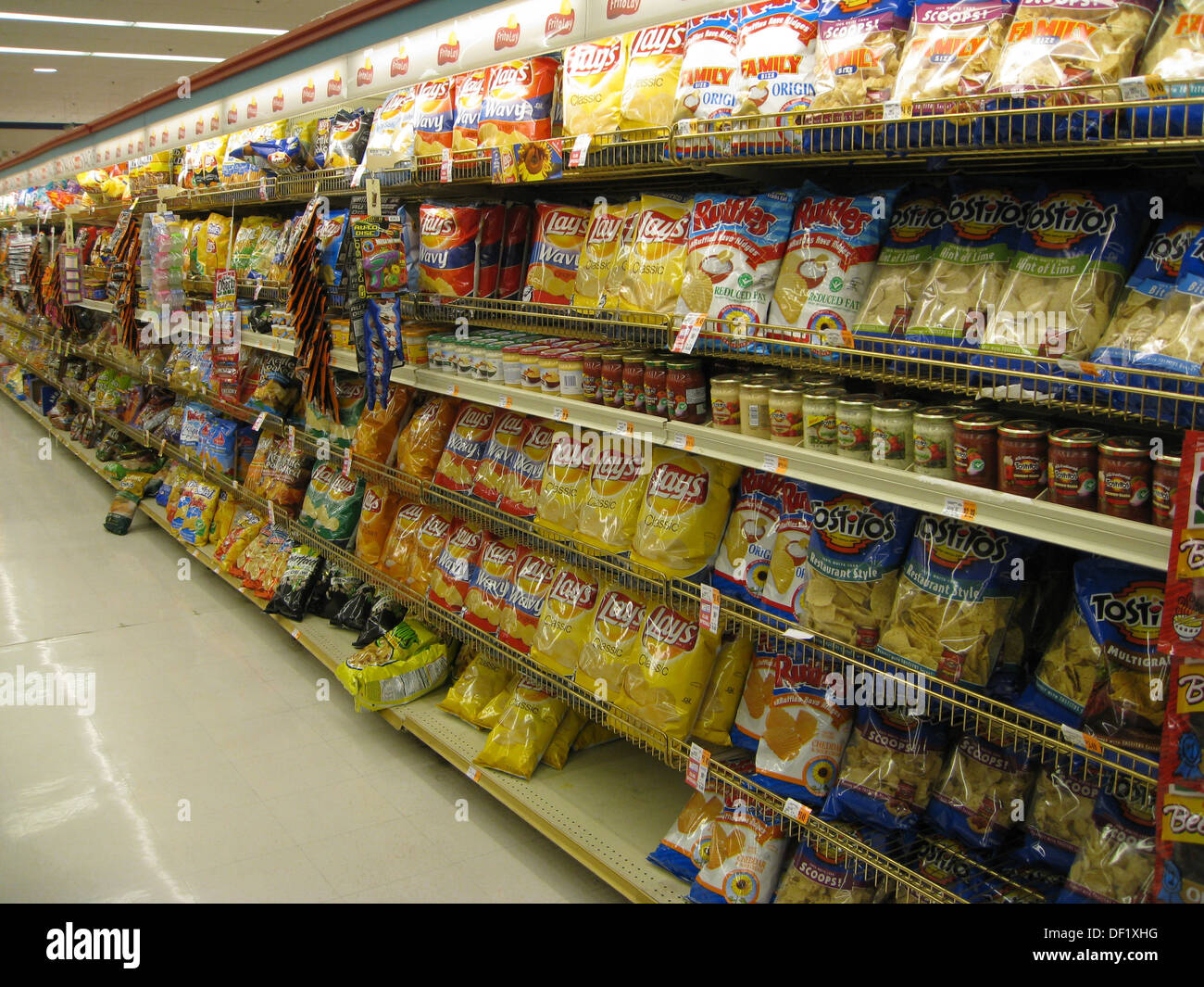 Processed food aisle hi-res stock photography and images - Alamy