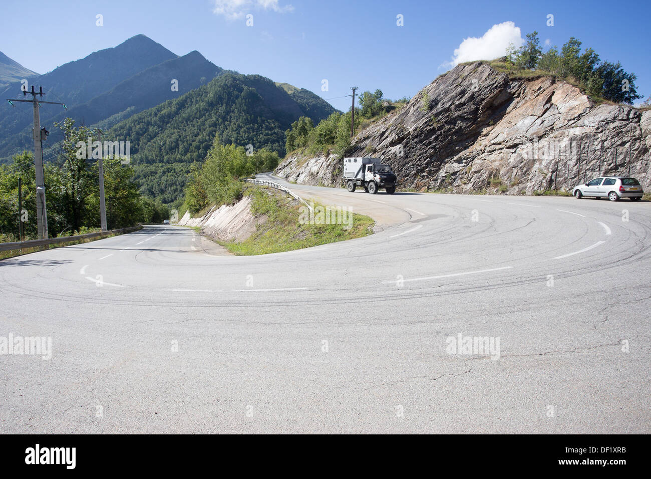 Touristes road hi-res stock photography and images - Alamy