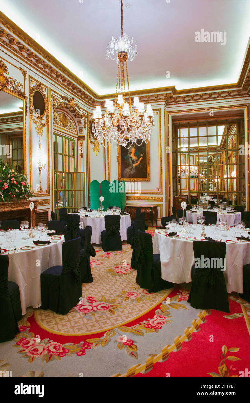 Ritz hotel london interior hi-res stock photography and images - Alamy