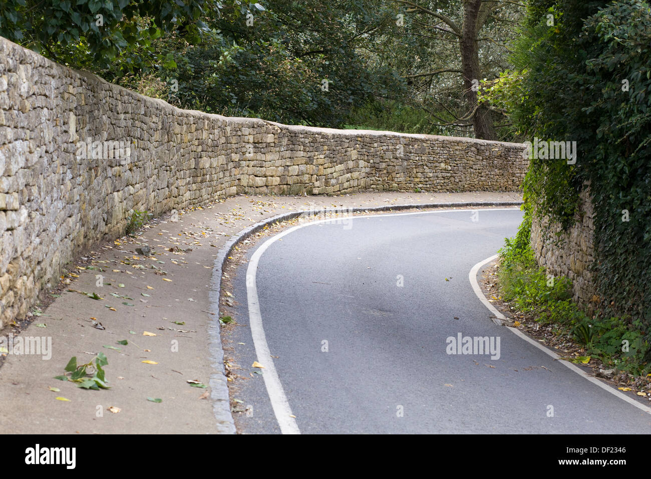 Slow down for bend hi-res stock photography and images - Alamy
