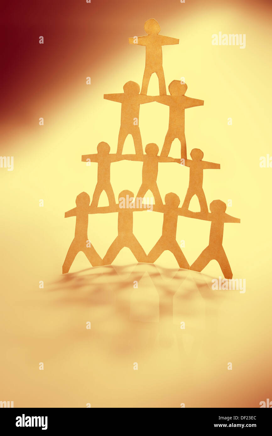 Building relationship metaphor hi-res stock photography and images - Alamy