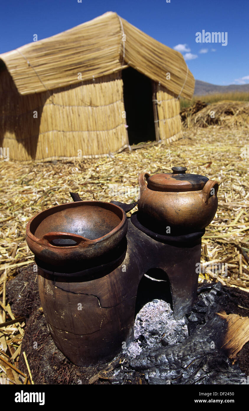 Hut with clay pots hi-res stock photography and images - Alamy
