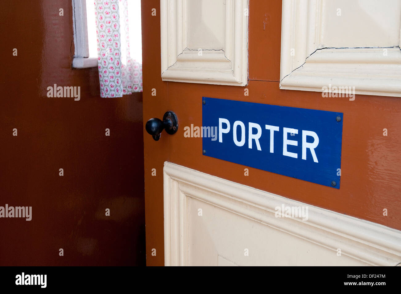 Porters On Railway Platform High Resolution Stock Photography and ...