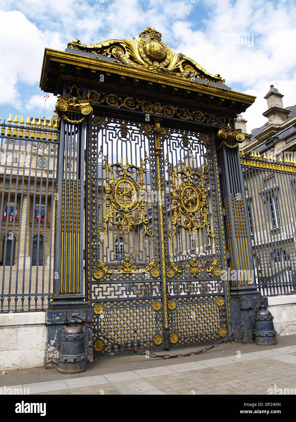 Police paris hi-res stock photography and images - Alamy