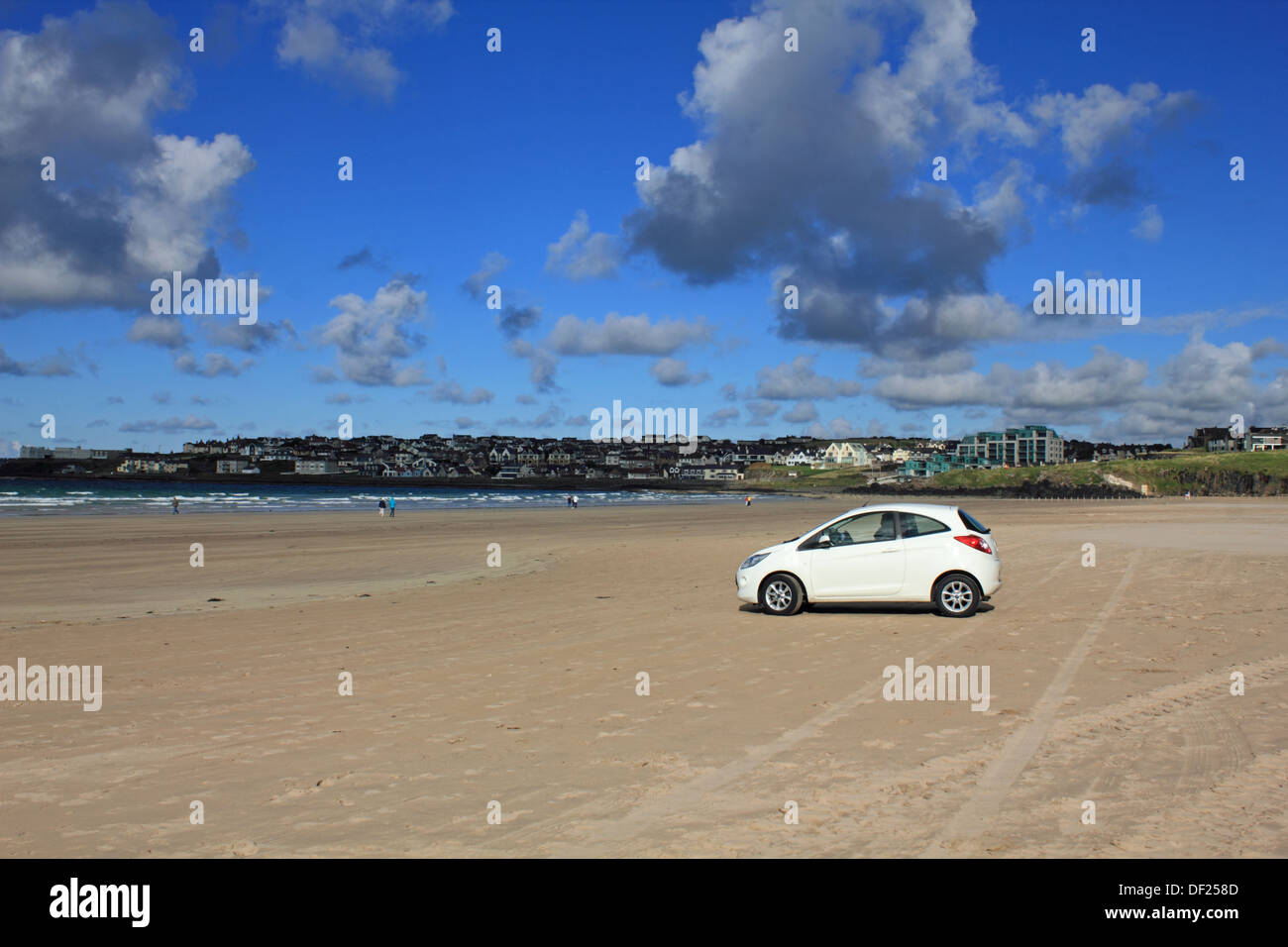 Portstewart Beach High Resolution Stock Photography and Images - Alamy