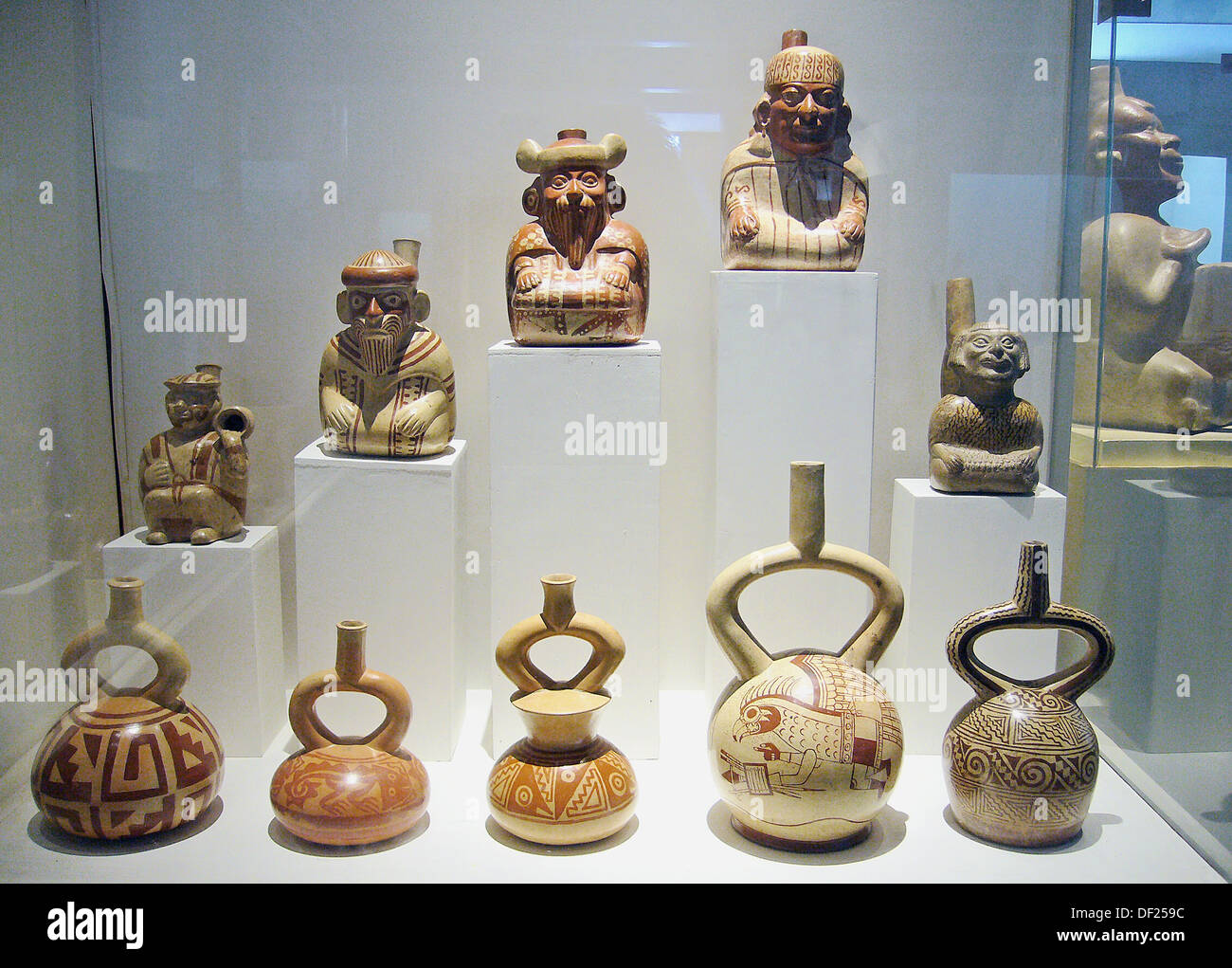 Mochica ceramic hi-res stock photography and images - Alamy