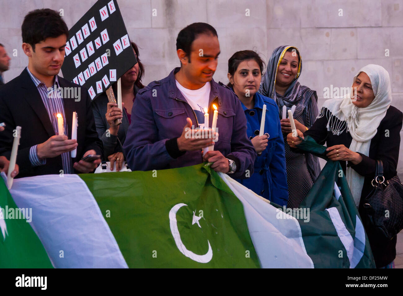 British pakistani christians hi-res stock photography and images - Alamy