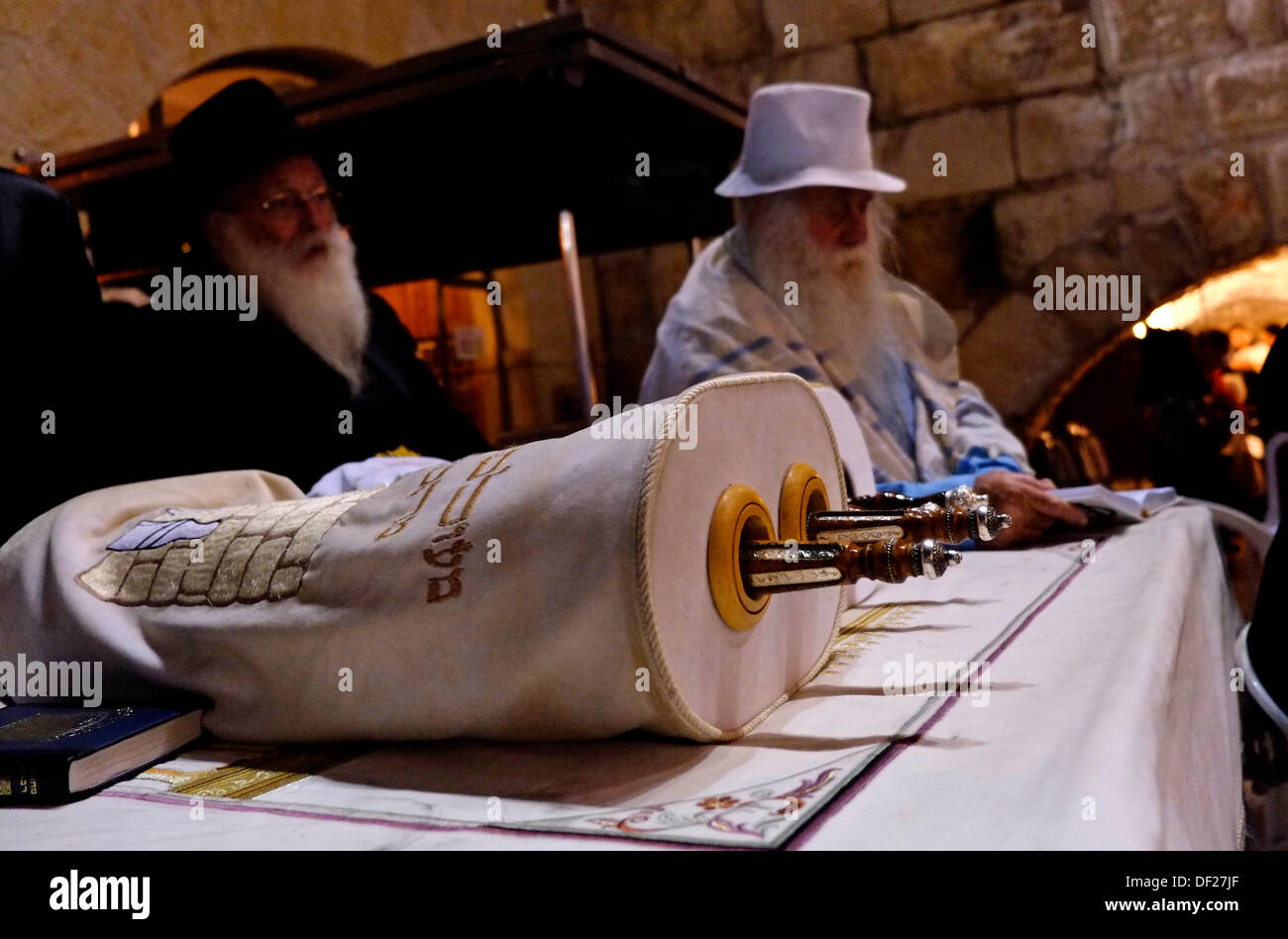 Jewish people singing High Resolution Stock Photography and Images - Alamy