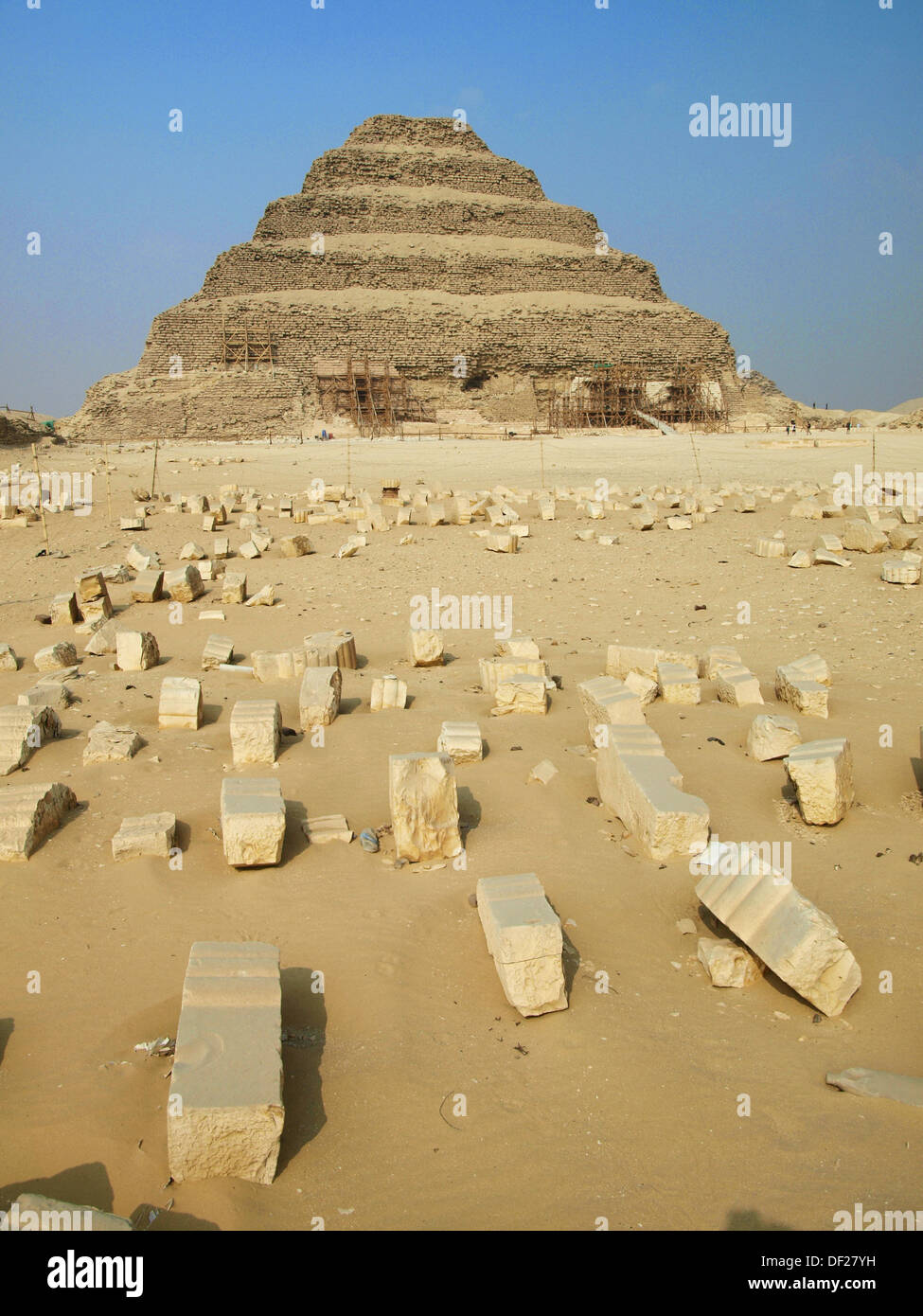 Piramide de zoser hi-res stock photography and images - Alamy