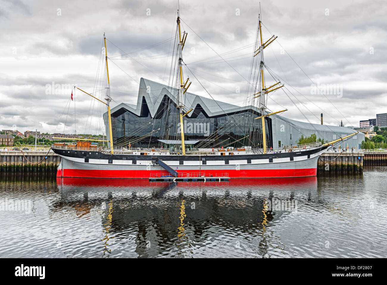 Zaha hadid glasgow riverside museum hi-res stock photography and images ...