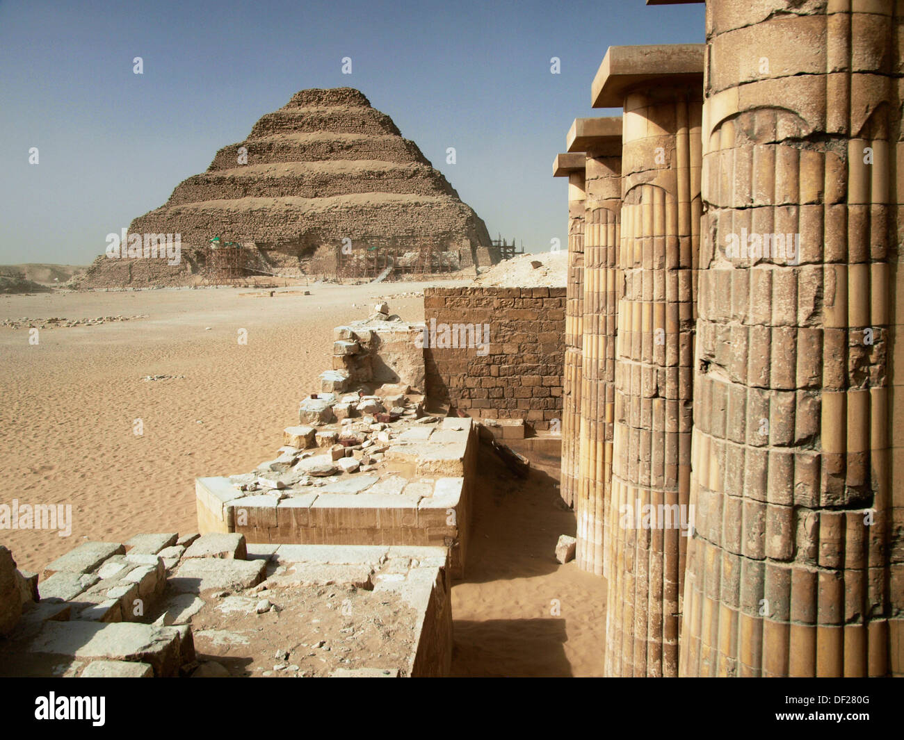 Piramide de zoser hi-res stock photography and images - Alamy