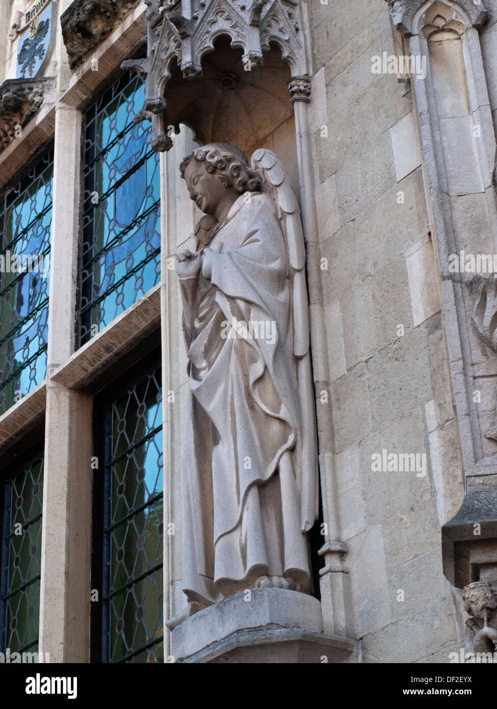 Bruges Stadhuis facade statue Stock Photo - Alamy