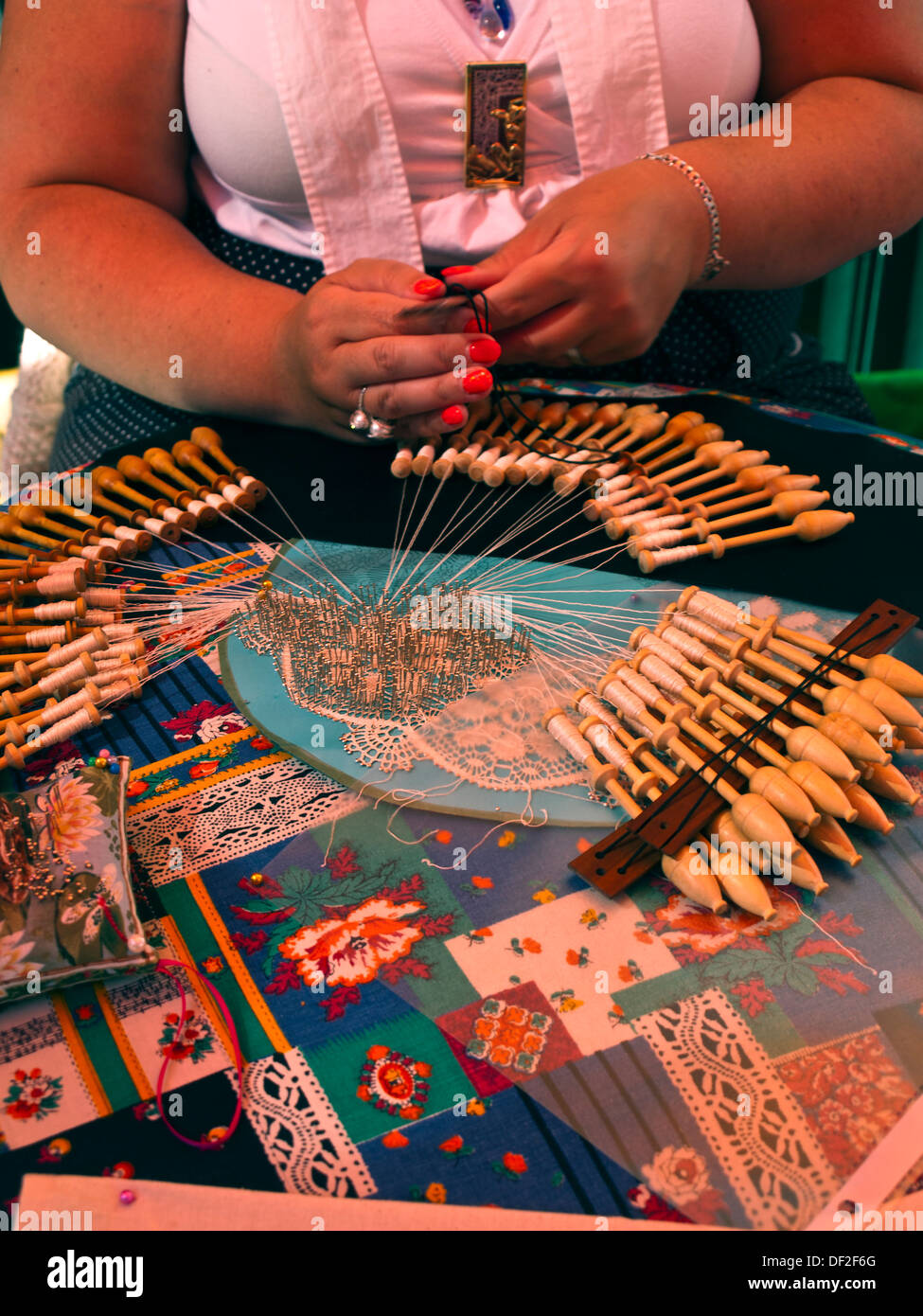 Woman hands making Bruges traditional bobbin lace Stock Photo - Alamy