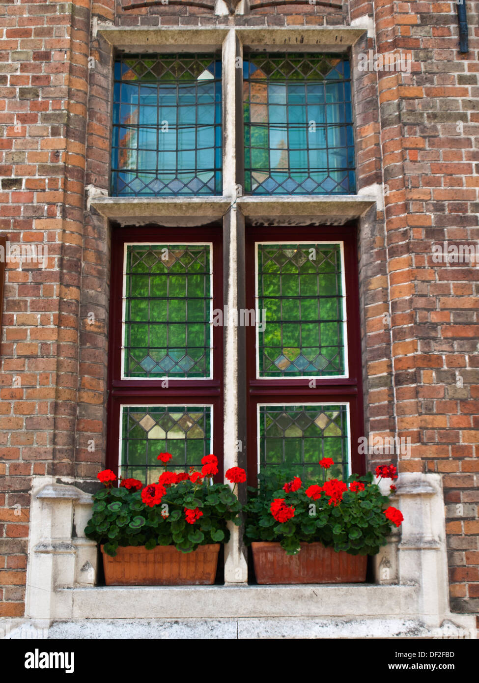 Traditional guilded house window, Bruges Stock Photo - Alamy