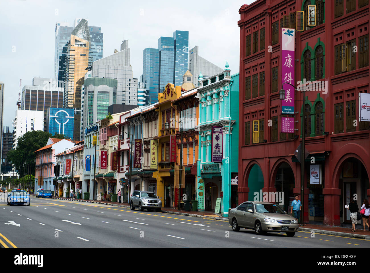 Beautiful colorful buildings in Singapore's Chinatown Stock Photo - Alamy