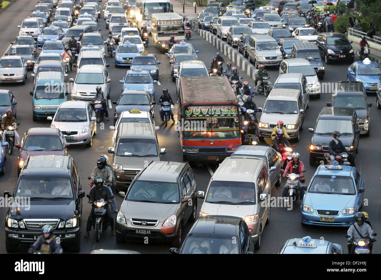 Many Traffic Lights One Way High Resolution Stock Photography and ...