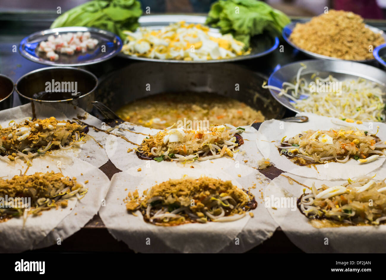Popiah preparation in Singapore Stock Photo - Alamy