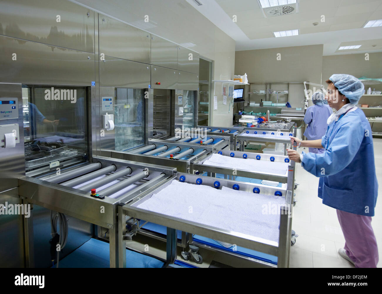 Cleaning surgical instruments sterilization hospital hi-res stock ...