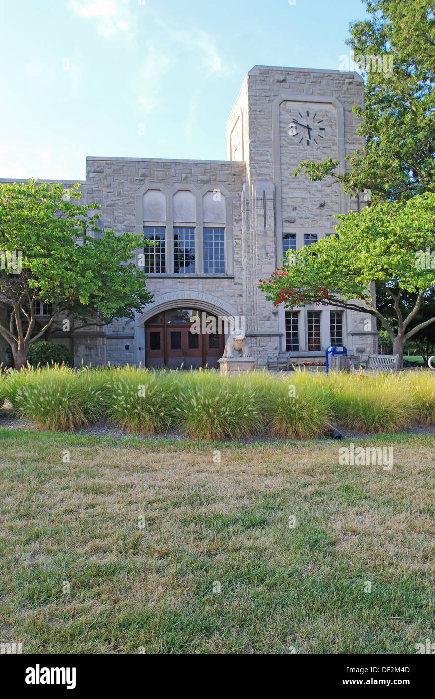 Bulldog statue hi-res stock photography and images - Alamy