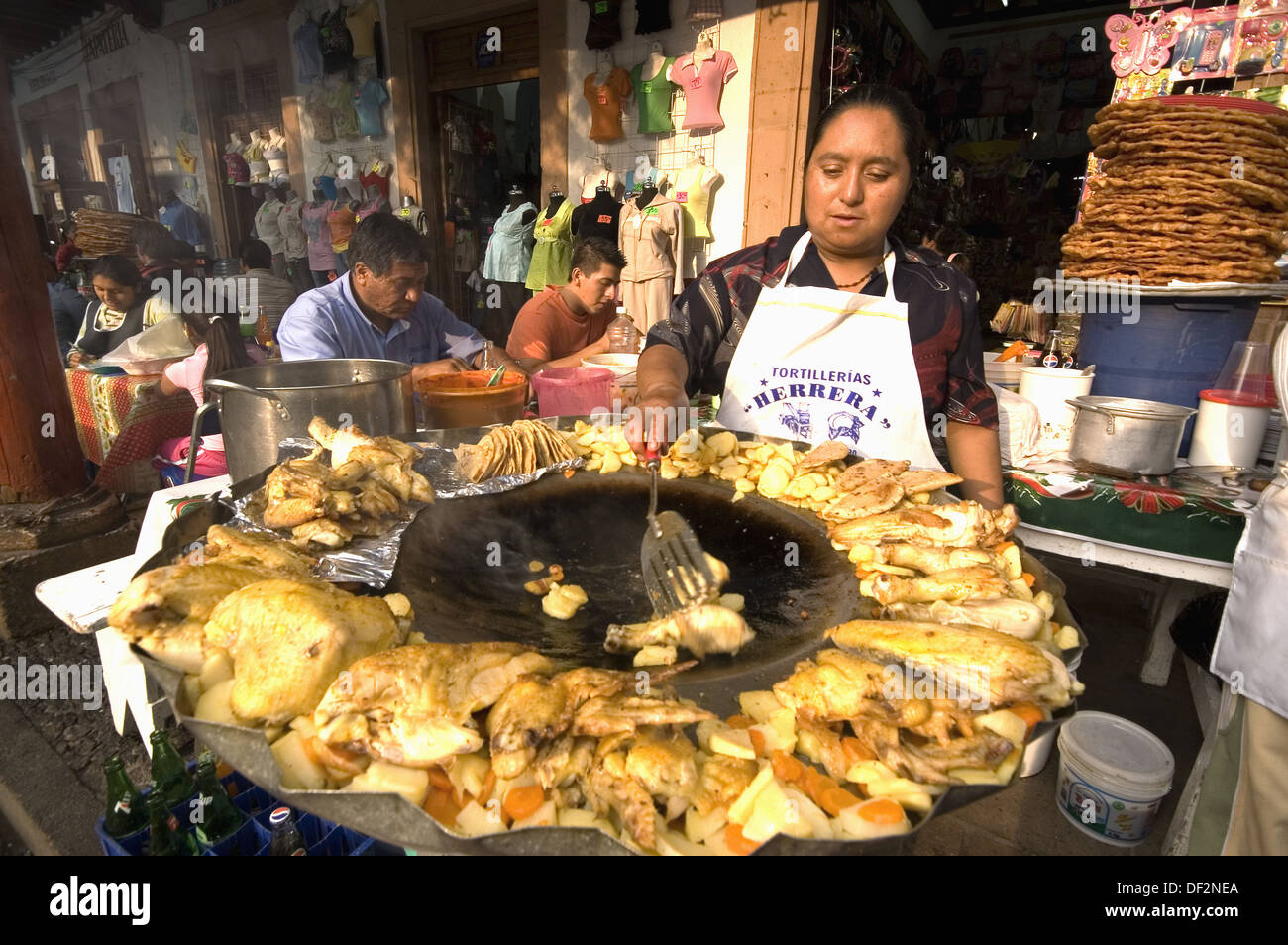 Native american cooking outdoor hi-res stock photography and images - Alamy