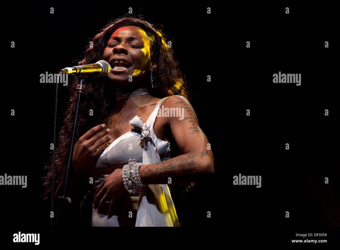 Famous singer soul hi-res stock photography and images - Alamy